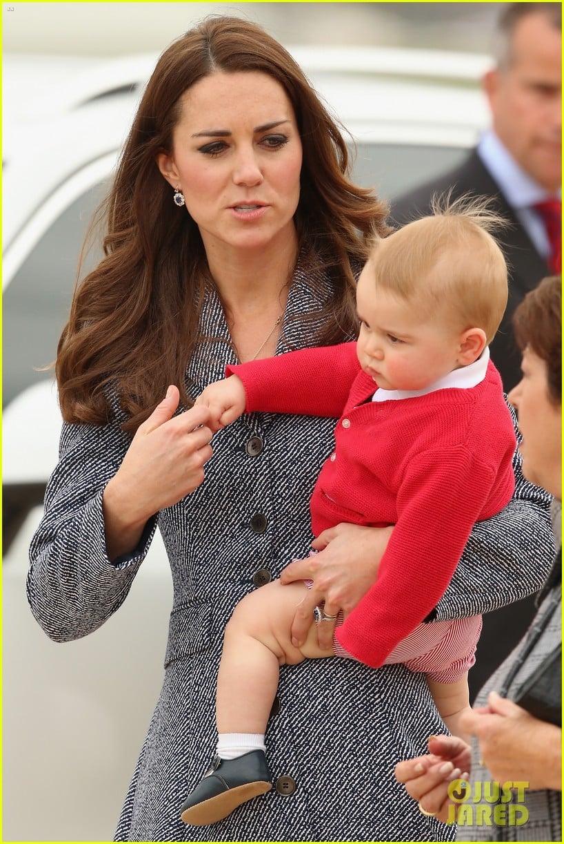 Kate Middleton, Prince William, & Prince George Say Goodbye to ...