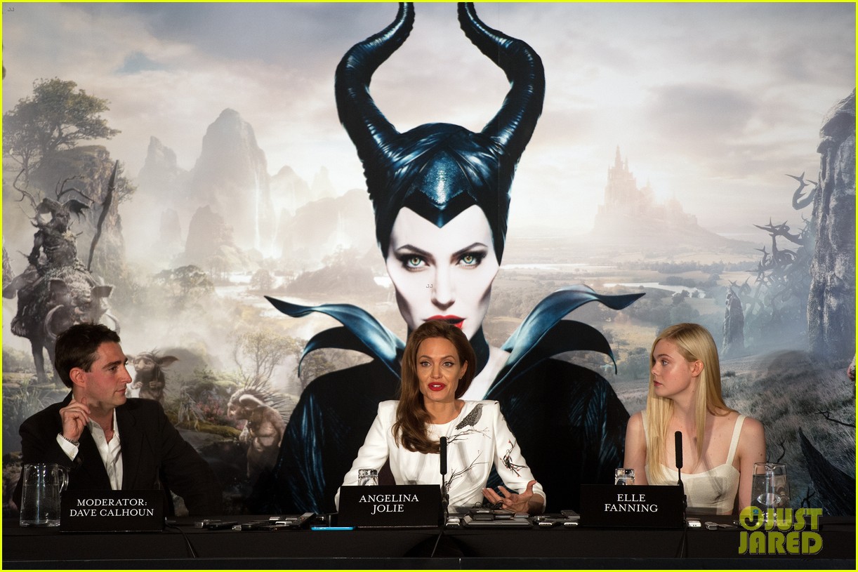 Angelina Jolie & Elle Fanning are Lovely in White at 'Maleficent ...
