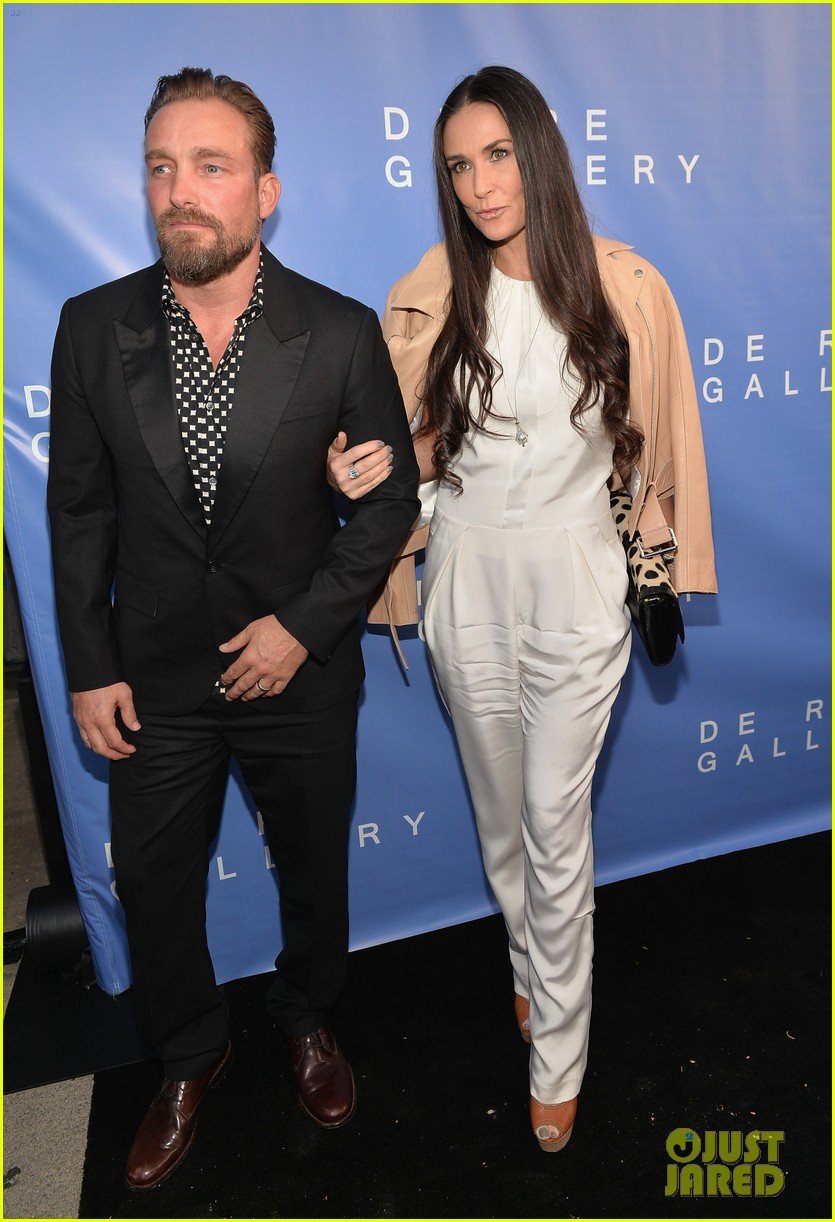 Demi Moore & Beau Sean Friday Still Going Strong, Party at De Re ...