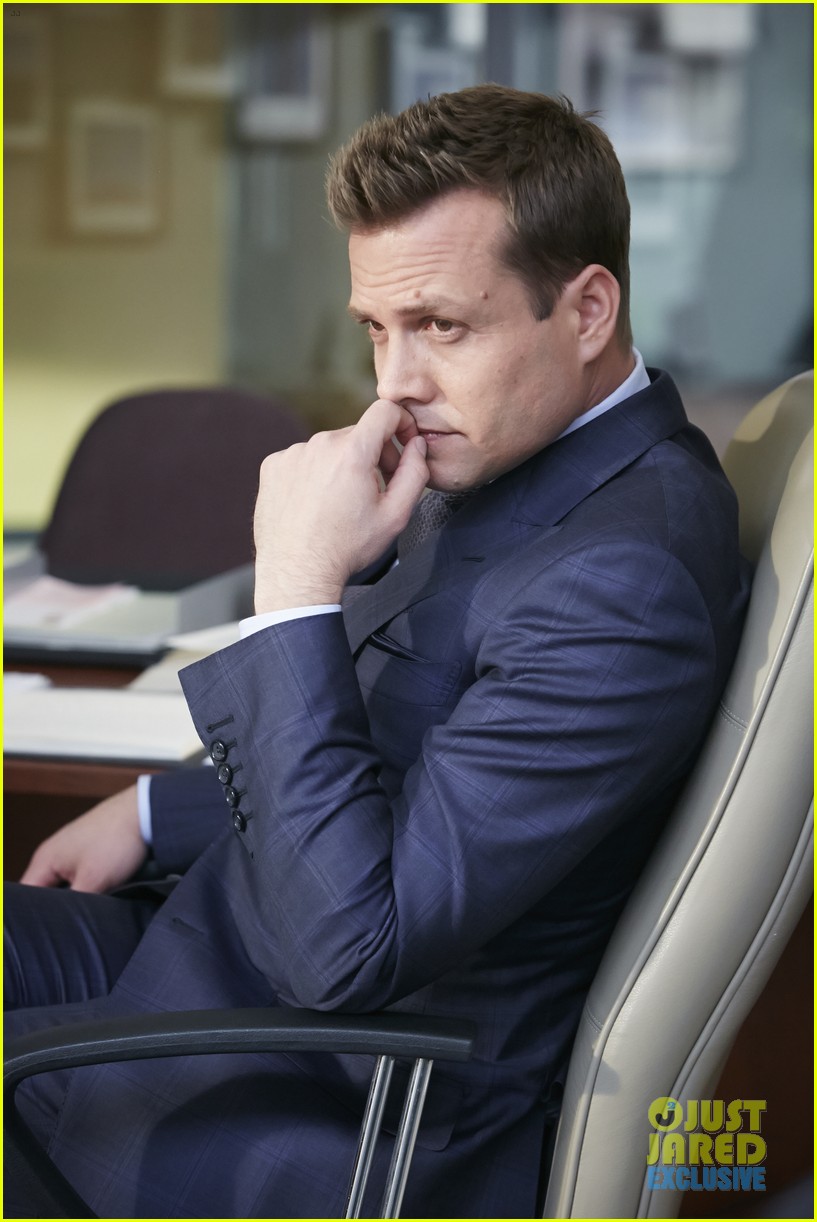 'Suits' Season Four: First Look Photos at Mike's New Job! (Exclusive ...