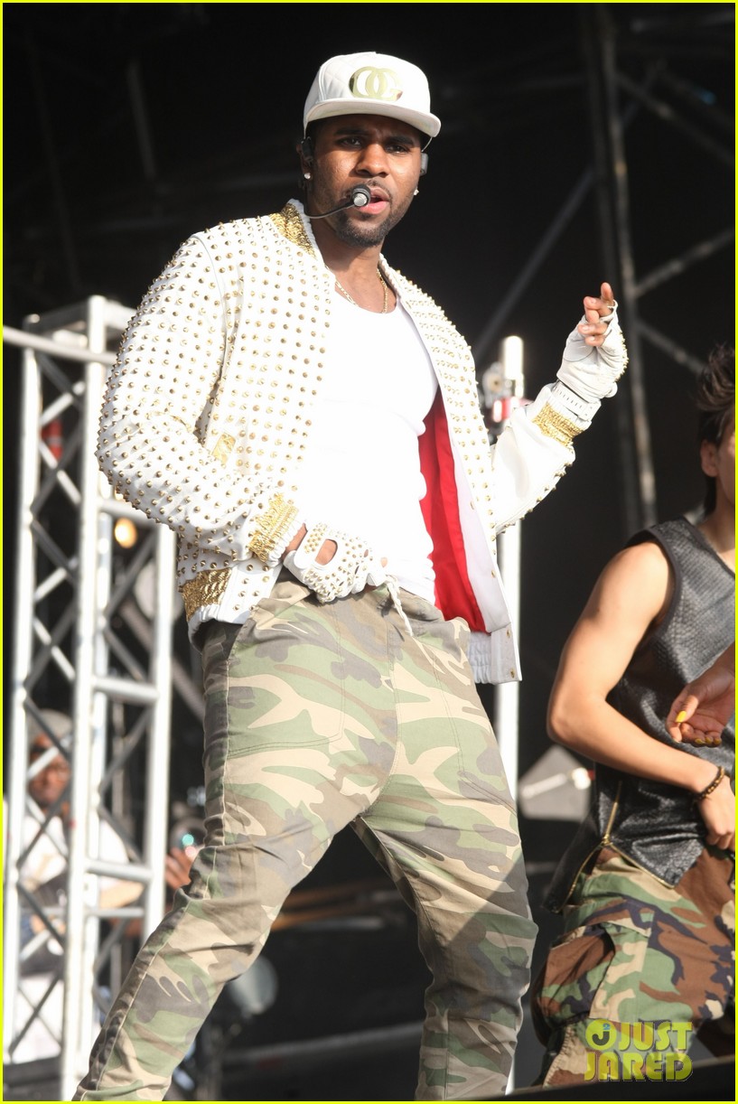 Jason Derulo Hits the Stage at the South West Live Festival 2014 ...