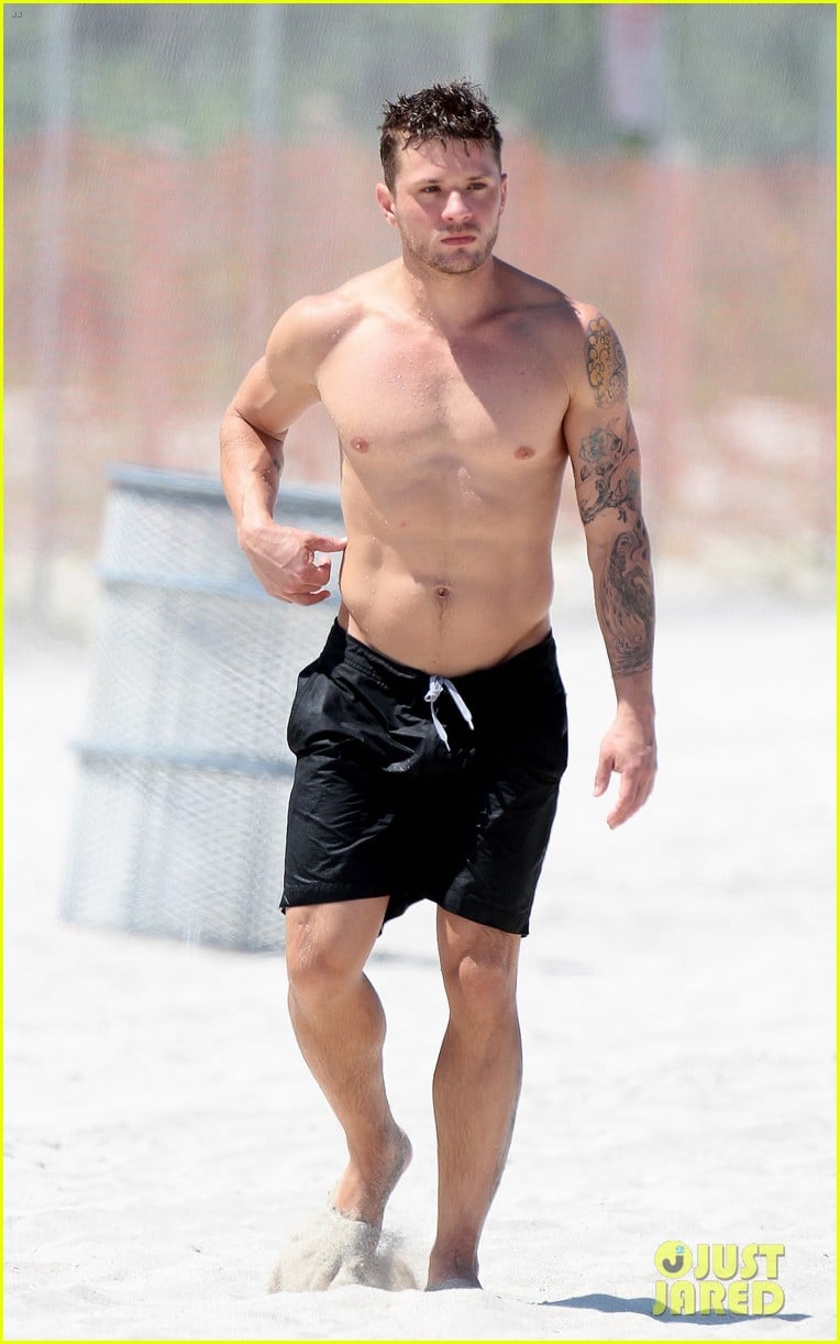Ryan Phillippe Goes Shirtless & He's in His Best Shape Ever!: Photo ...