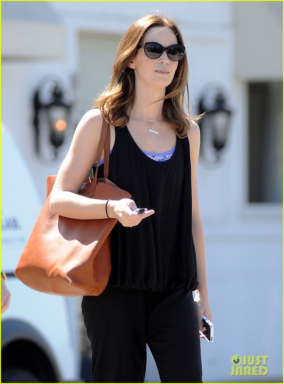 Emily Blunt Is Back Home After Filming 'Resolution 6' in Violent City ...