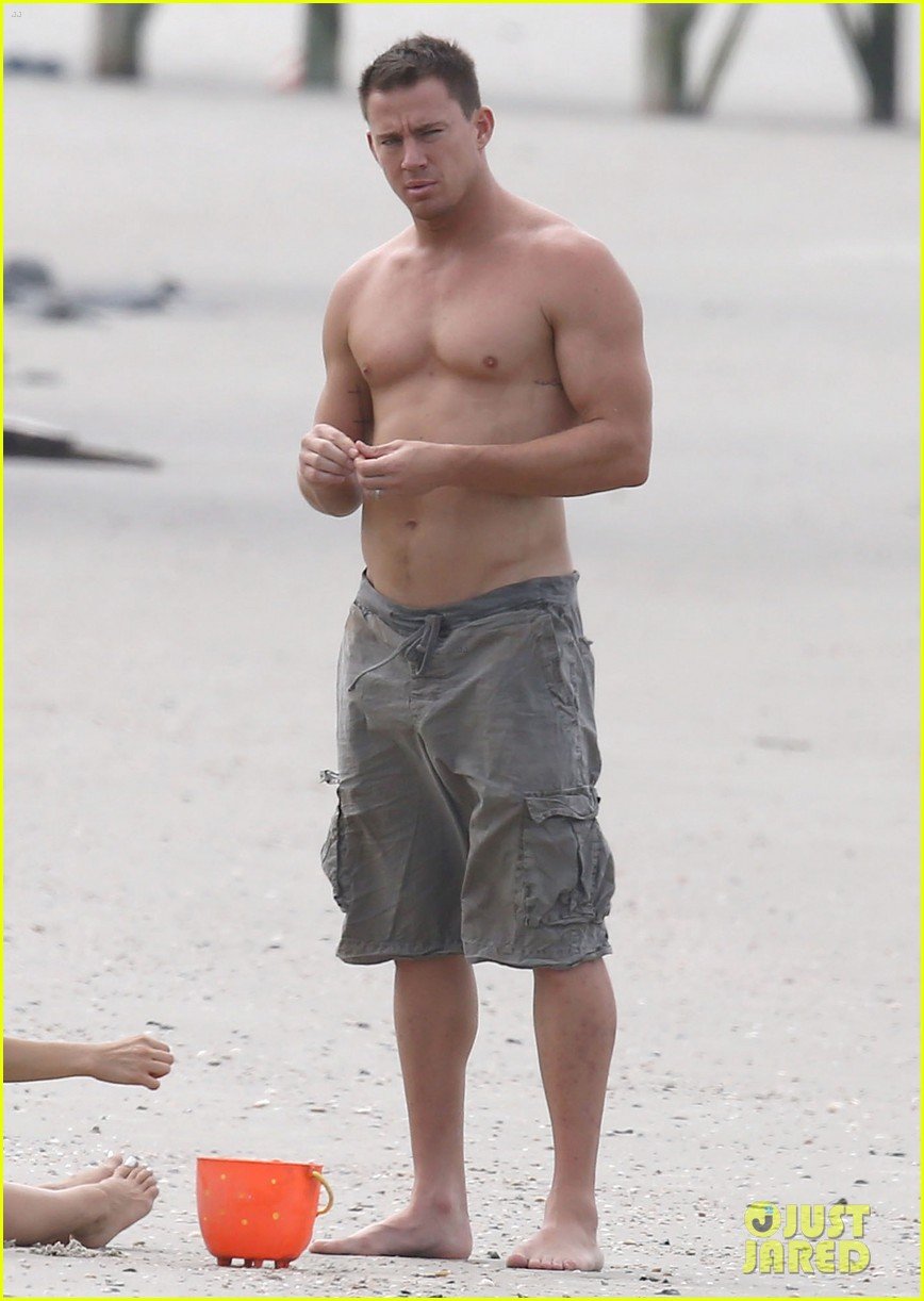 Channing Tatum Goes Shirtless, Shows Off His Perfect Body for a Family ...