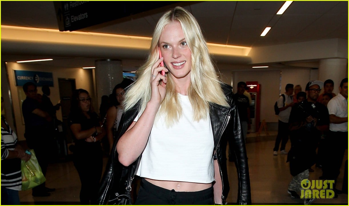 Anne V Displays Her Natural Beauty & Fabulous Figure in L.A.!: Photo ...