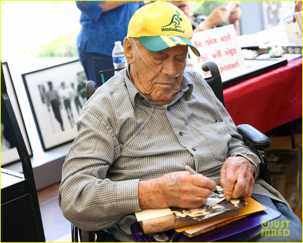 Famed Hollywood Photographer Phil Stern Dies at 95: Photo 3261914 ...