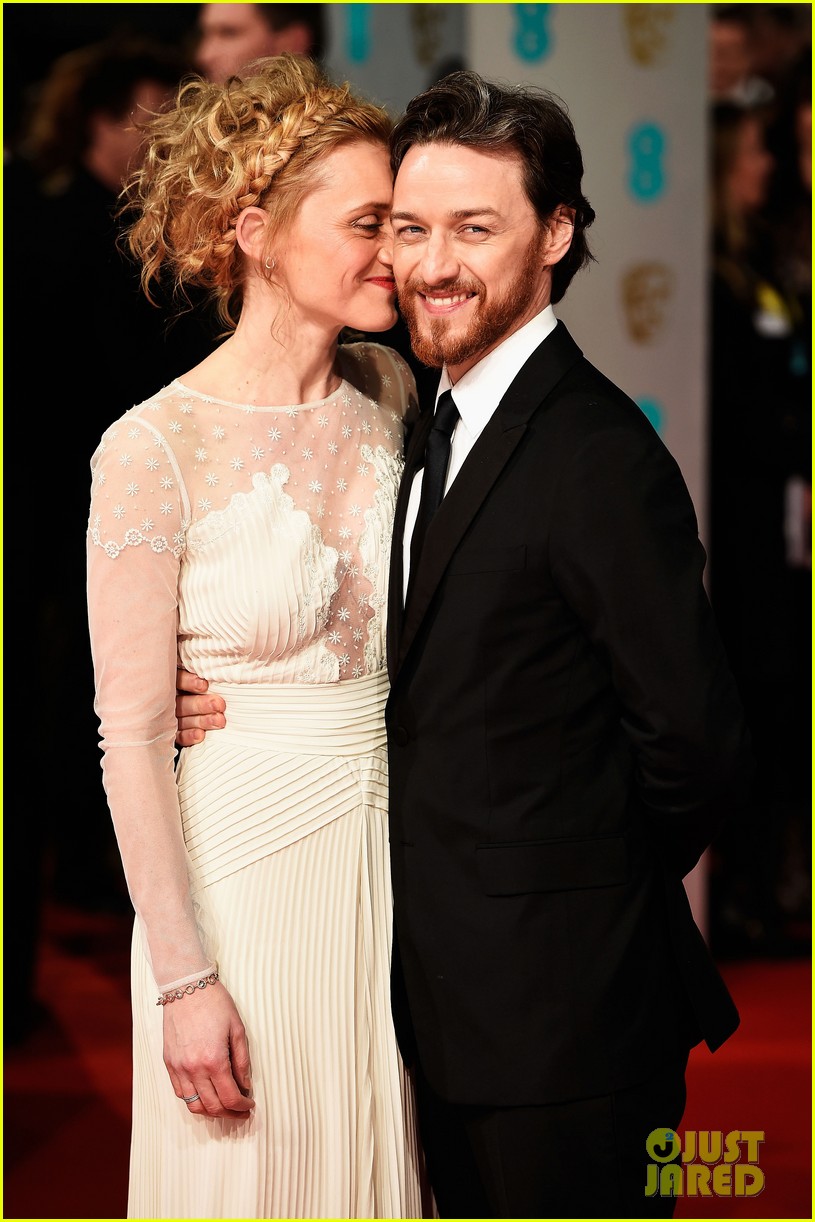 Tom Hiddleston Gets All Suited Up for the BAFTAs 2015: Photo 3298953 ...