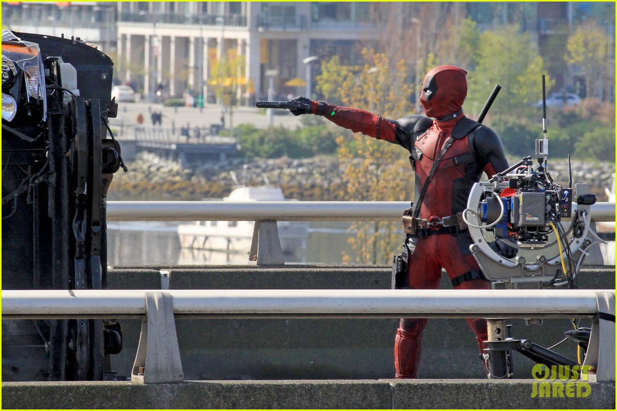 Ryan Reynolds Photographed Unmasked in the 'Deadpool' Suit!: Photo ...