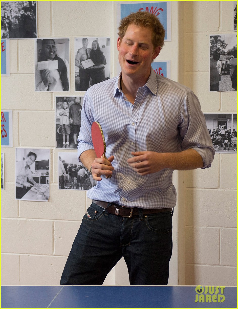 Prince Harry Plays Pool & Ping Pong in New Zealand: Photo 3370795 ...