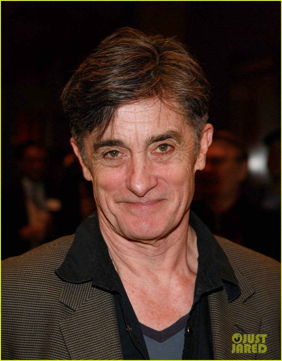 Roger Rees Dead - 'Cheers & 'West Wing' Actor Dies at 71: Photo 3413151 ...
