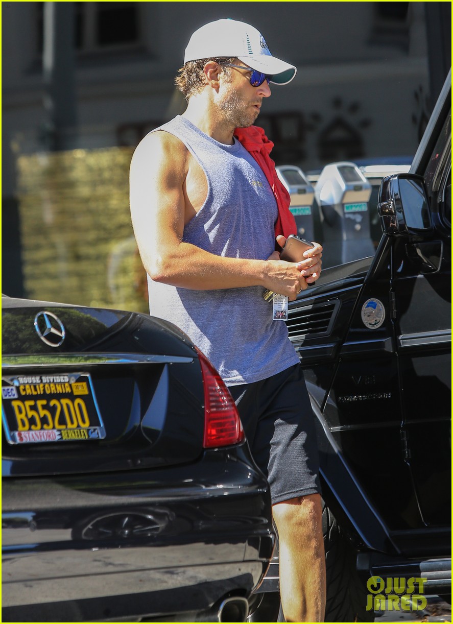 Bradley Cooper Looks Insanely Buff After His Workout!: Photo 3450121 ...