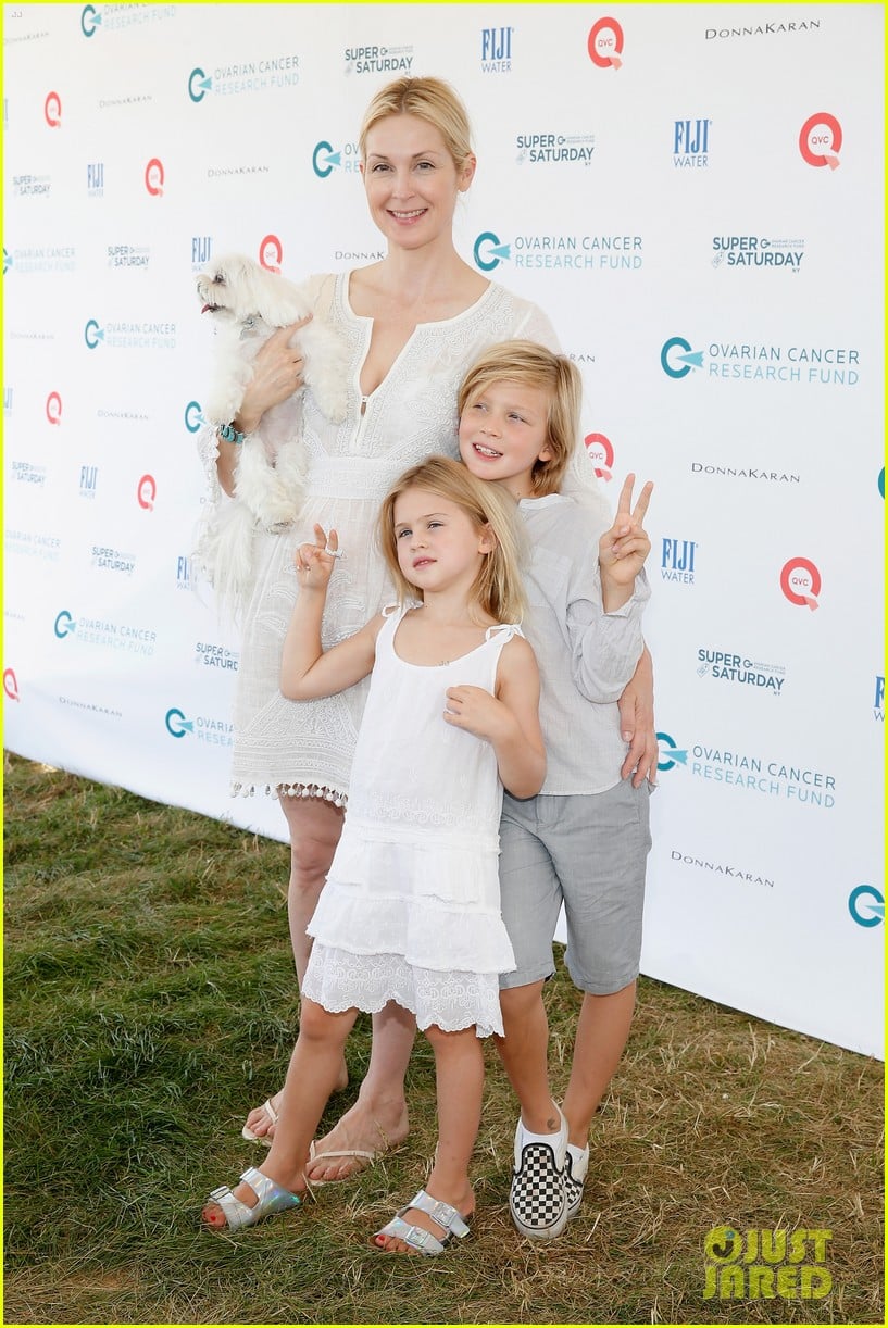 Kelly Rutherford Releases Statement After Judge Orders Her Children ...