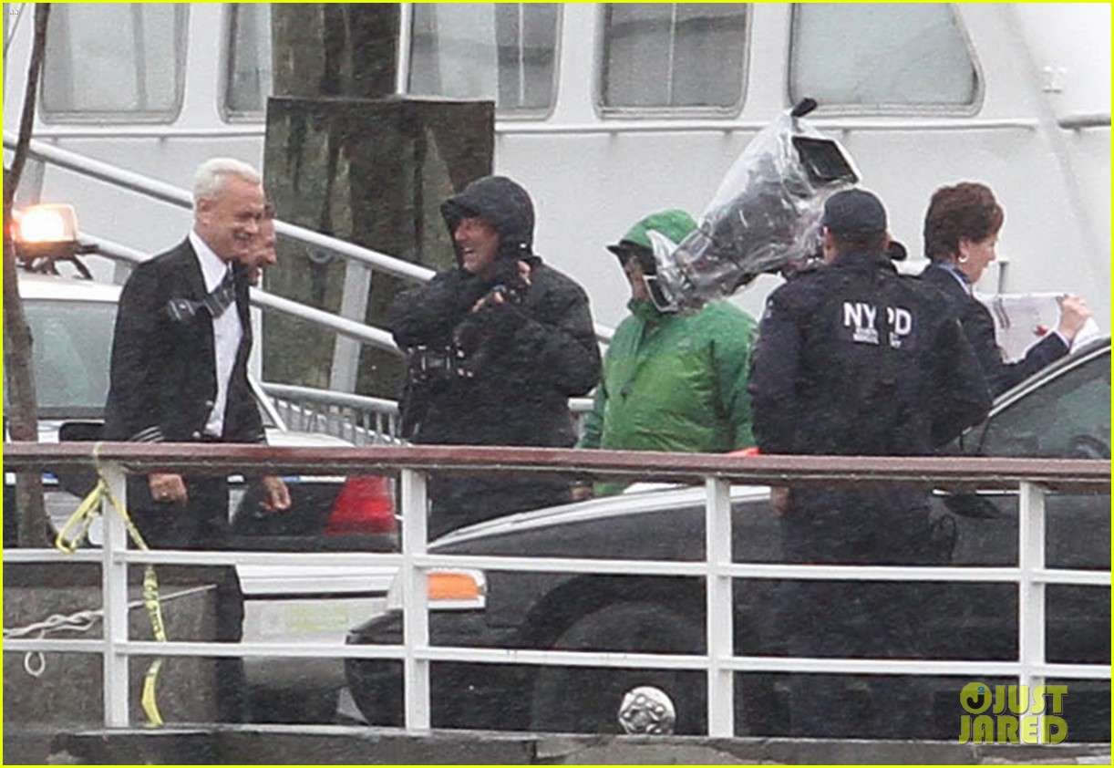 Tom Hanks as Captain Sully - First Look Photos!: Photo 3475814 ...