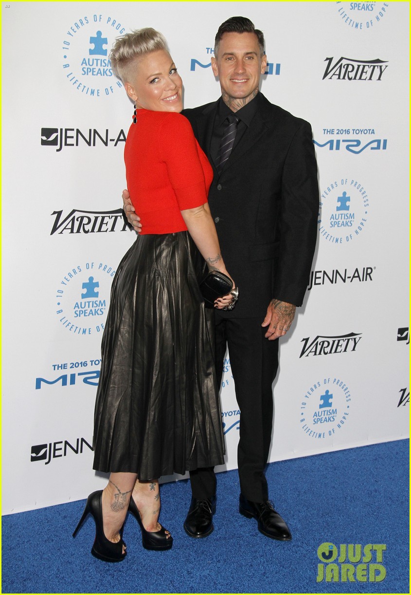 Pink & Husband Carey Hart Are a Picture Perfect Couple at Autism Speaks ...