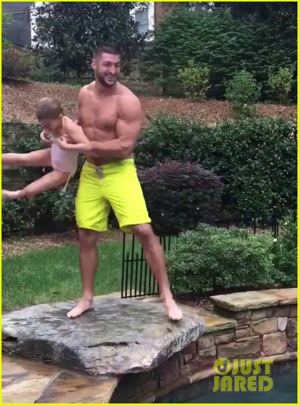 Tim Tebow Is Shirtless & Ripped In Cute New Pool Video: Photo 3475313 ...