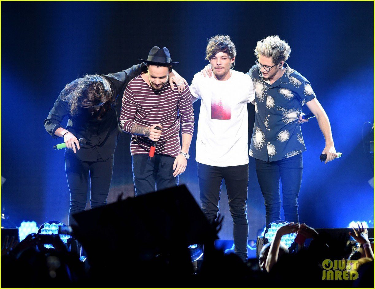 One Direction & 5 Seconds Of Summer Hit Up Jingle Ball Dallas 2015 ...