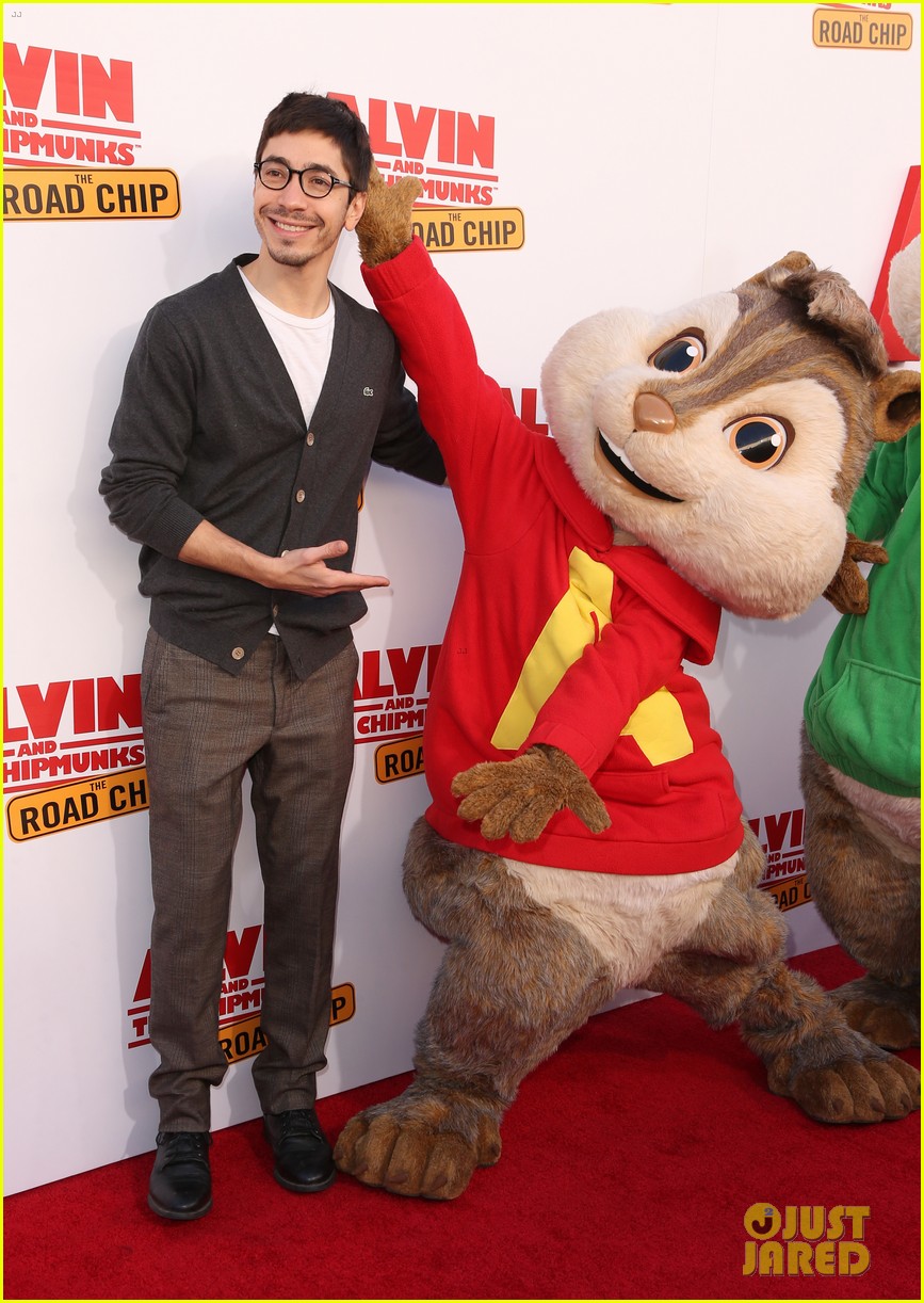 Bella Thorne Premieres 'Alvin & the Chipmunks' in Los Angeles: Photo ...