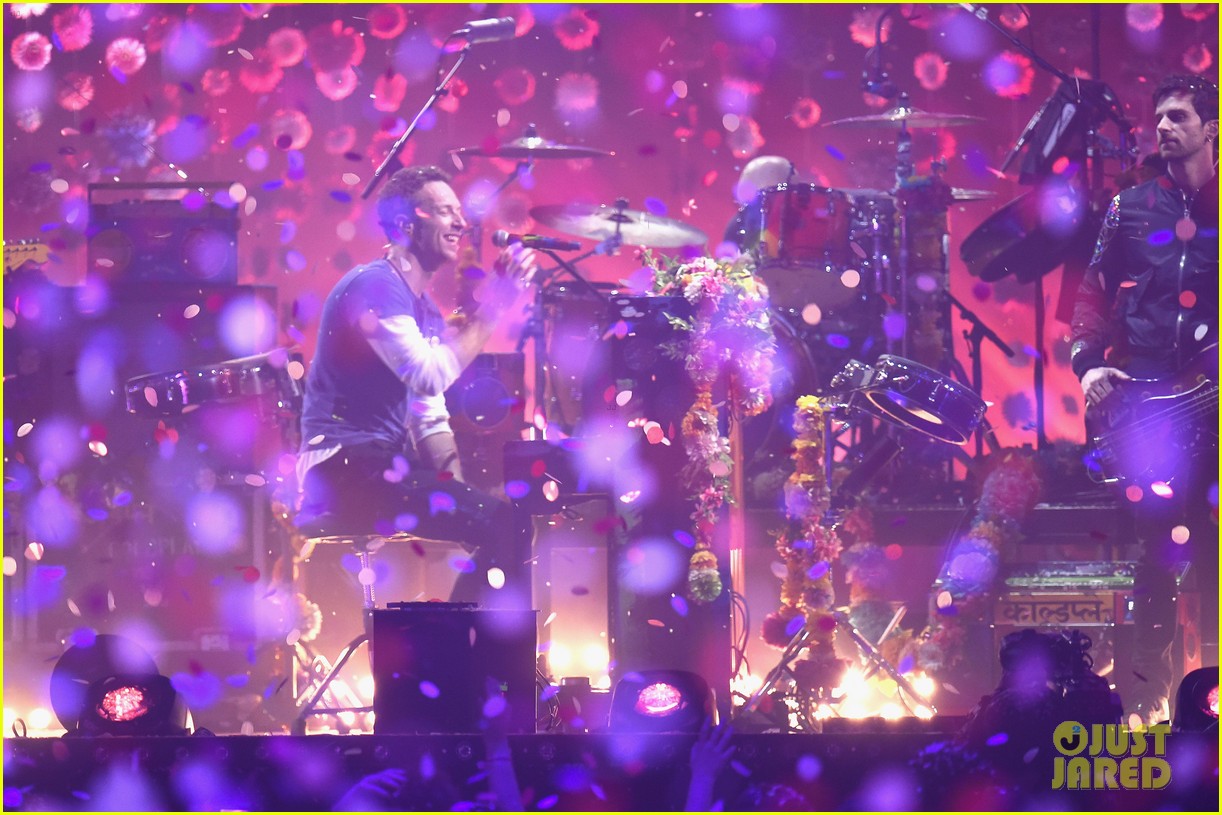 Coldplay's BRIT Awards 2016 Performance Video - WATCH NOW!: Photo ...