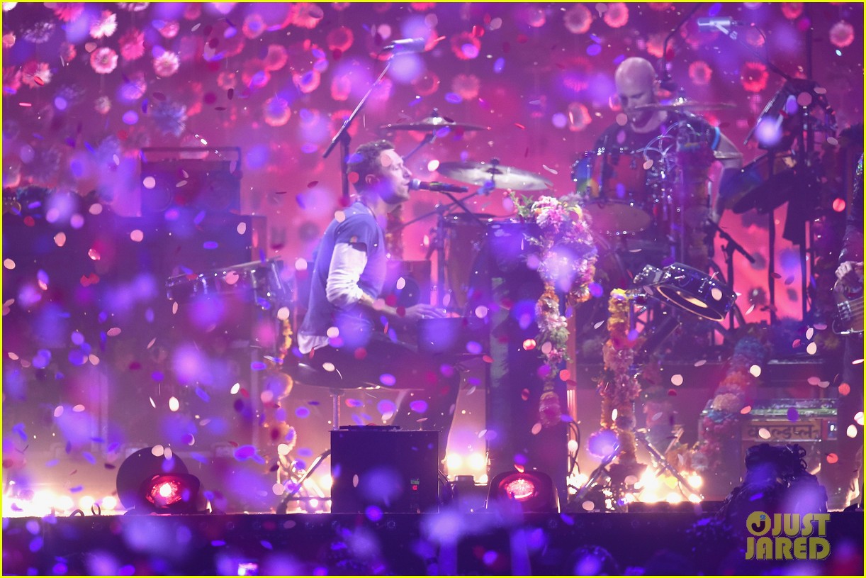 Coldplay's BRIT Awards 2016 Performance Video - WATCH NOW!: Photo ...
