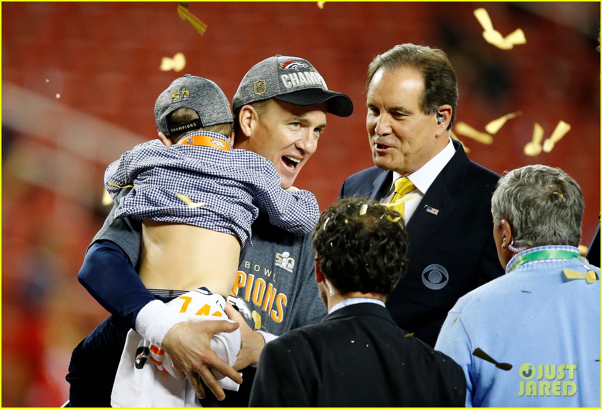 Peyton Mannings' Kids Join Him on Super Bowl 2016 Field!: Photo 3571928 ...