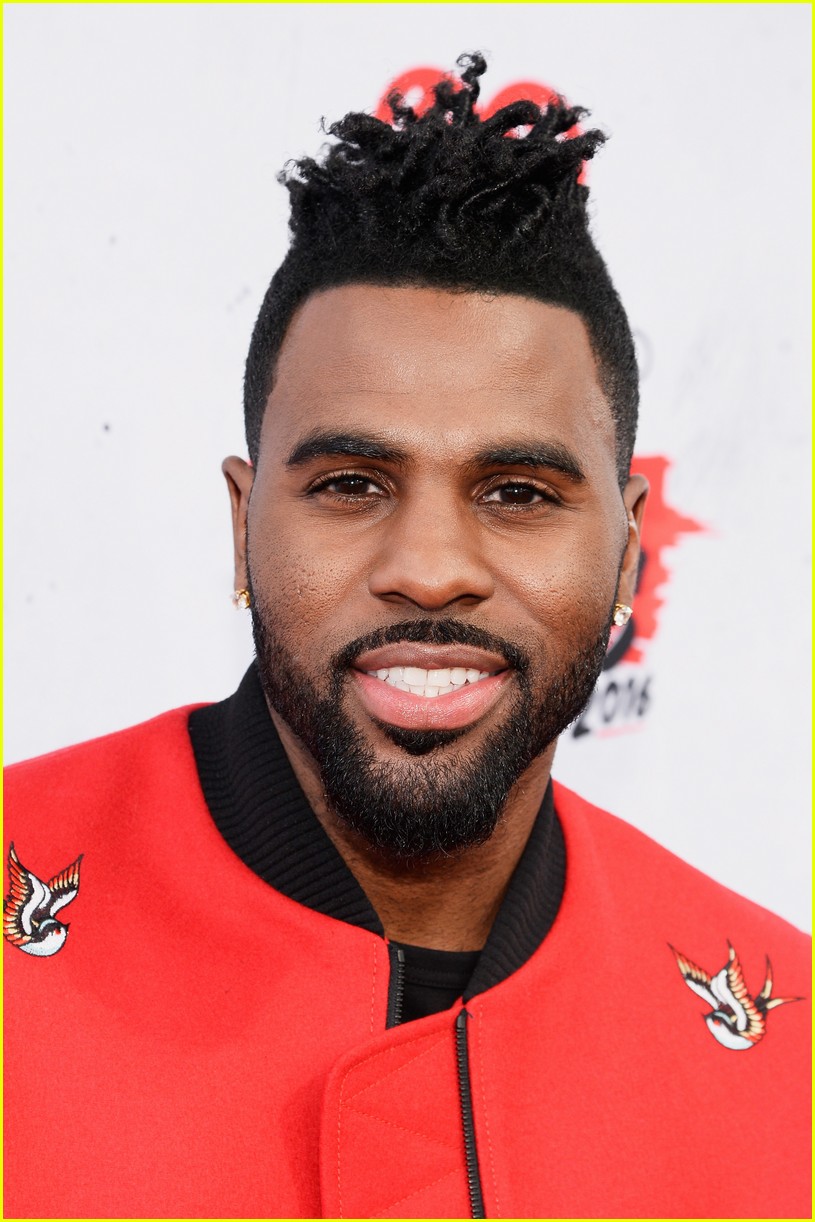 Jason Derulo Arrives to Host iHeartRadio Music Awards 2016: Photo ...