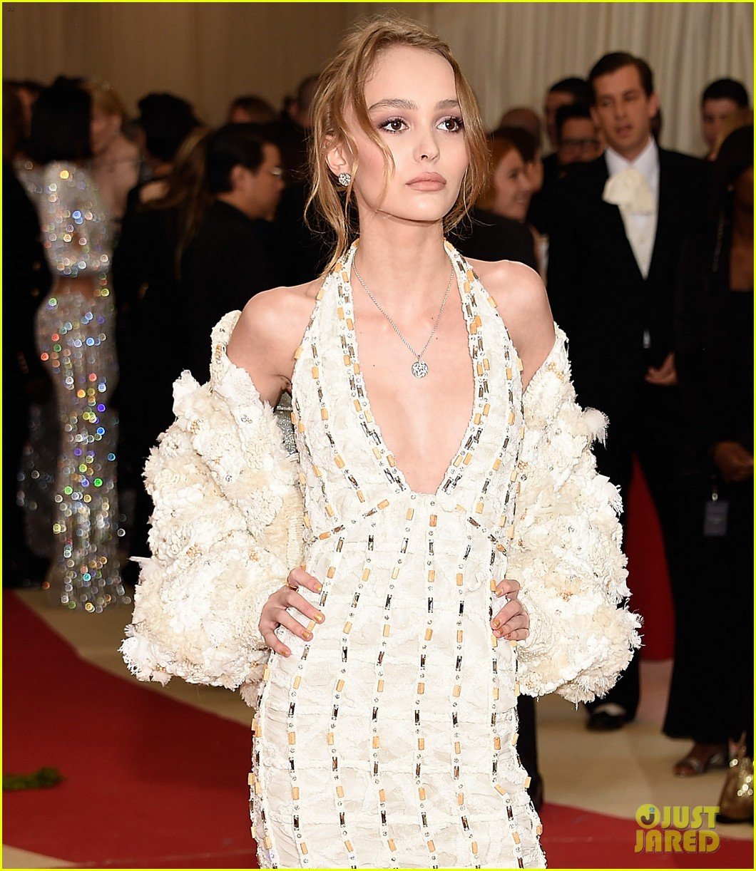 Lily-Rose Depp Makes Her Met Gala Red Carpet Debut!: Photo 3646108 ...