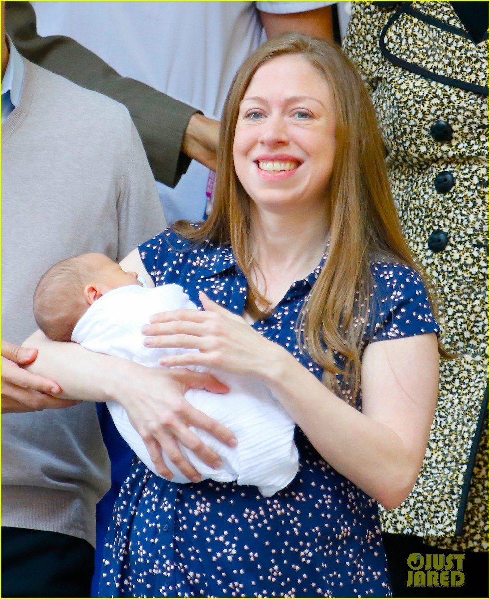 Chelsea Clinton & Family Leave Hospital with Baby Aidan!: Photo 3687449 ...