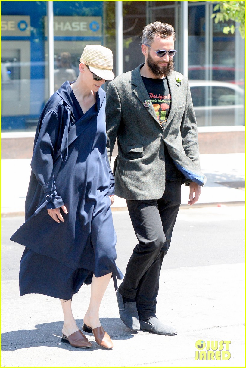 Tilda Swinton & Partner Sandro Kopp Hold Hands in NYC: Photo 3677043 ...