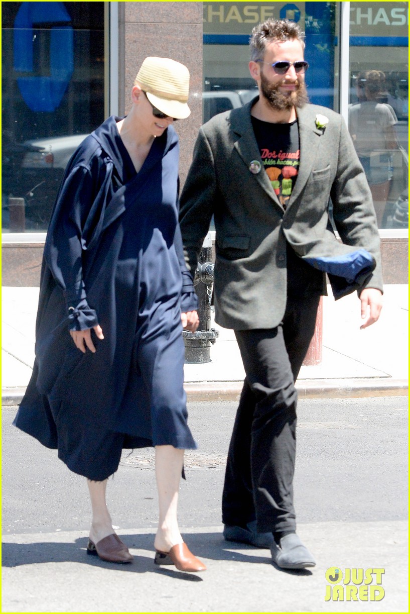 Tilda Swinton & Partner Sandro Kopp Hold Hands in NYC: Photo 3677060 ...