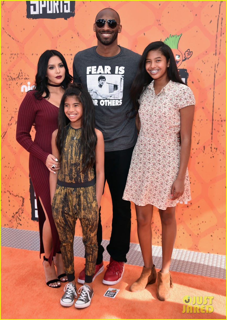 Kobe Bryant Brings His Wife & Kids to Kids' Choice Sports Awards 2016 ...