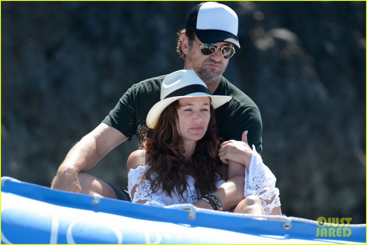 Gerard Butler & Girlfriend Morgan Brown Enjoy a Romantic Boat Ride in ...