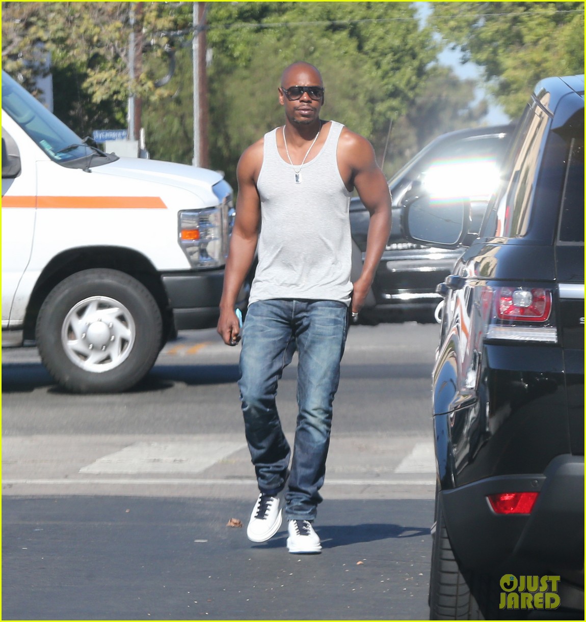 Dave Chappelle Shows Off His Buff Biceps in a Tank Shirt!: Photo ...
