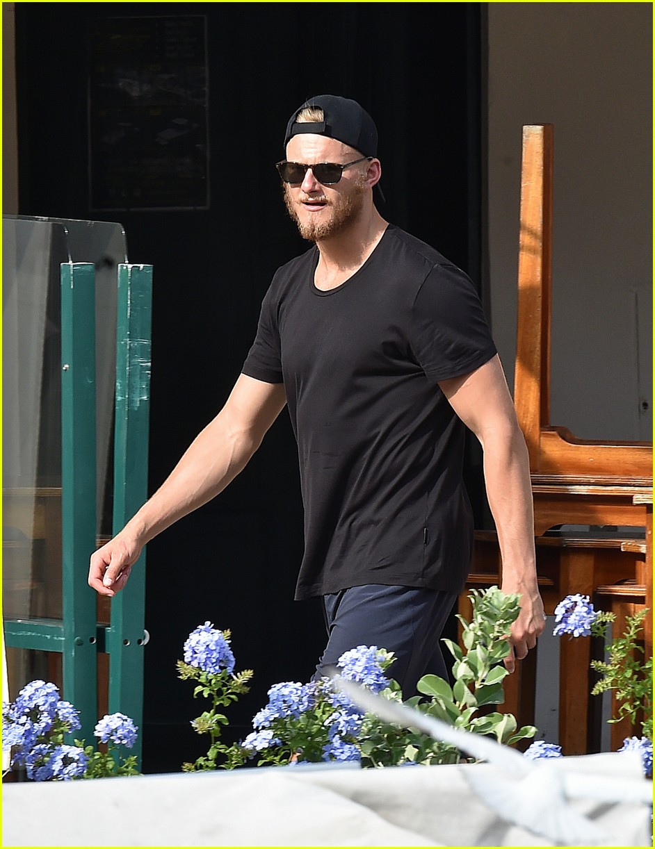 Alexander Ludwig Goes Shirtless While Working Out in Italy: Photo ...