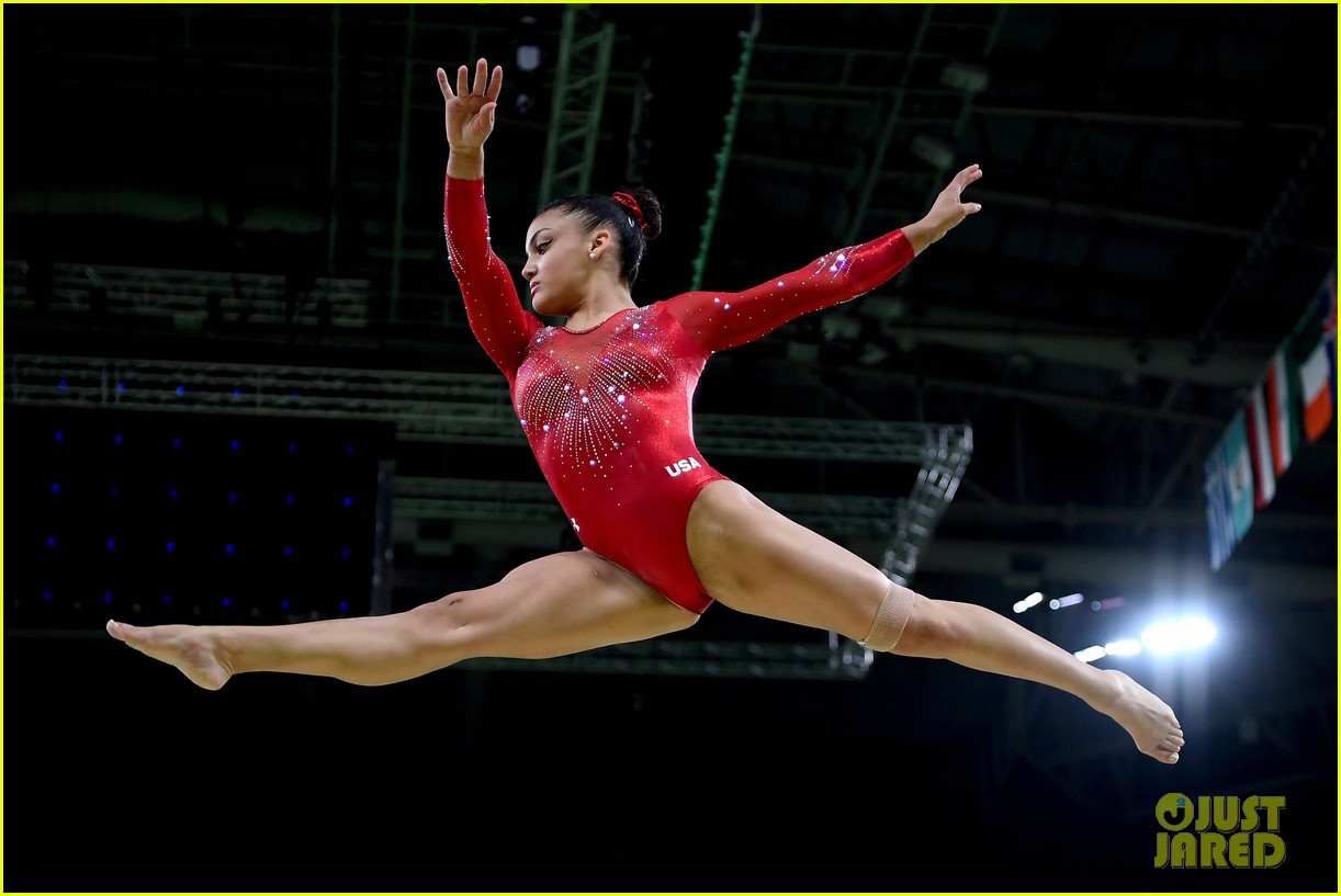 Laurie Hernandez & Simone Biles Win Silver, Bronze for Balance Beam at ...