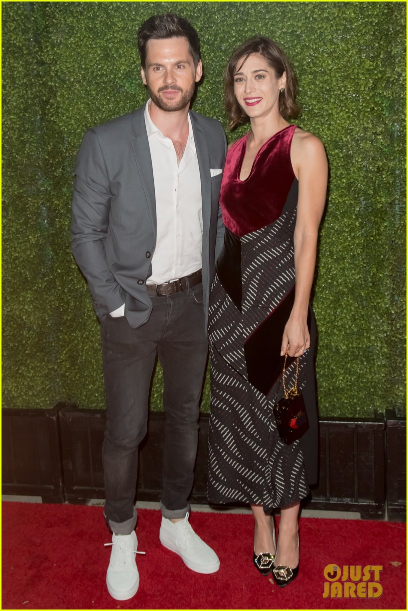 Lizzy Caplan & Fiance Tom Riley Couple Up At CBS, CW, Showtime Summer ...