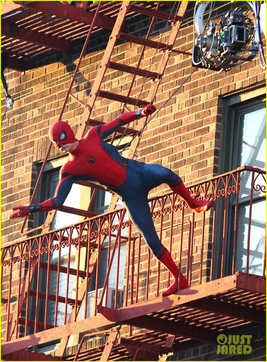 Tom Holland Performs His Own 'Spider-Man' Stunts on NYC Fire Escape ...