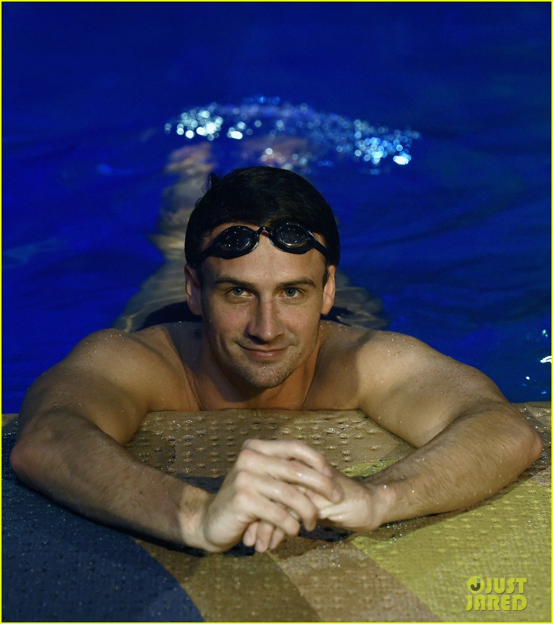 Ryan Lochte Puts His Speedo Back On for 'DWTS' Cirque du Soleil ...