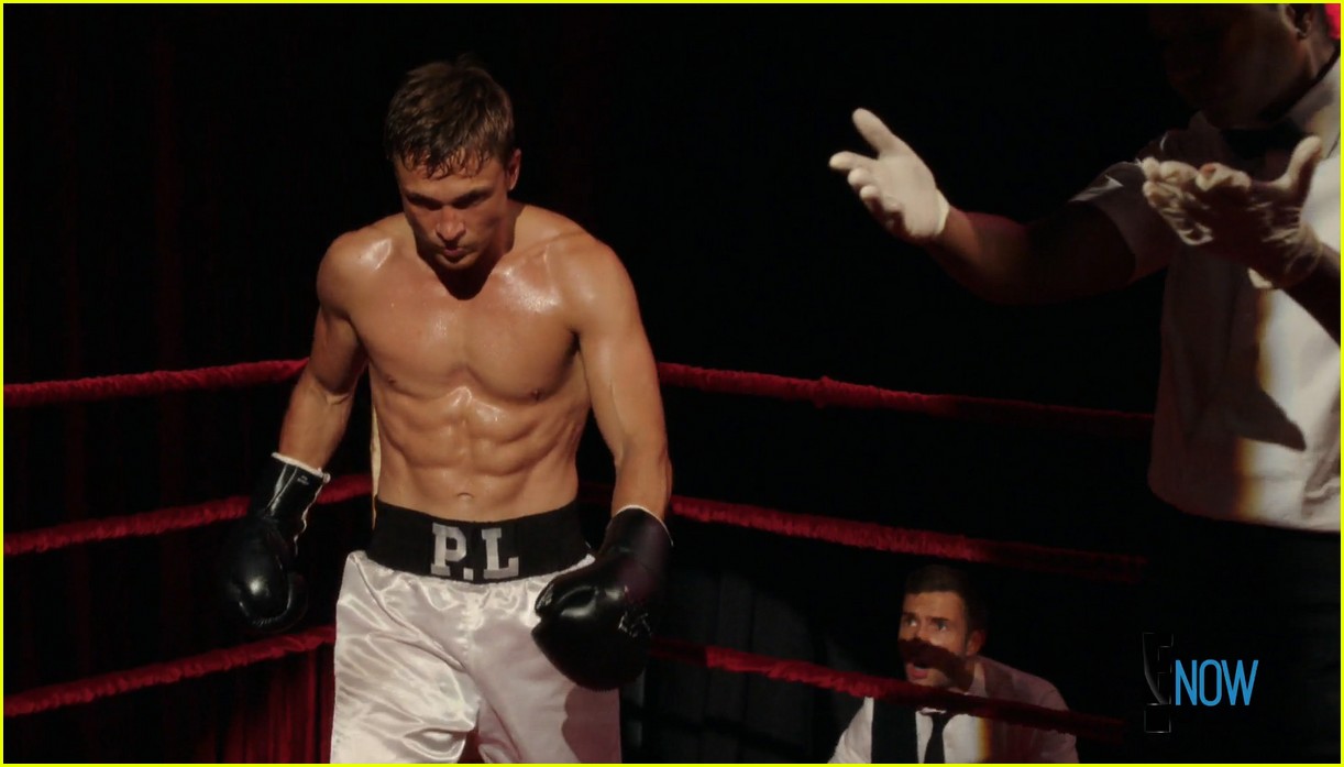 William Moseley Goes Shirtless for Hot Boxing Scene on 'The Royals ...