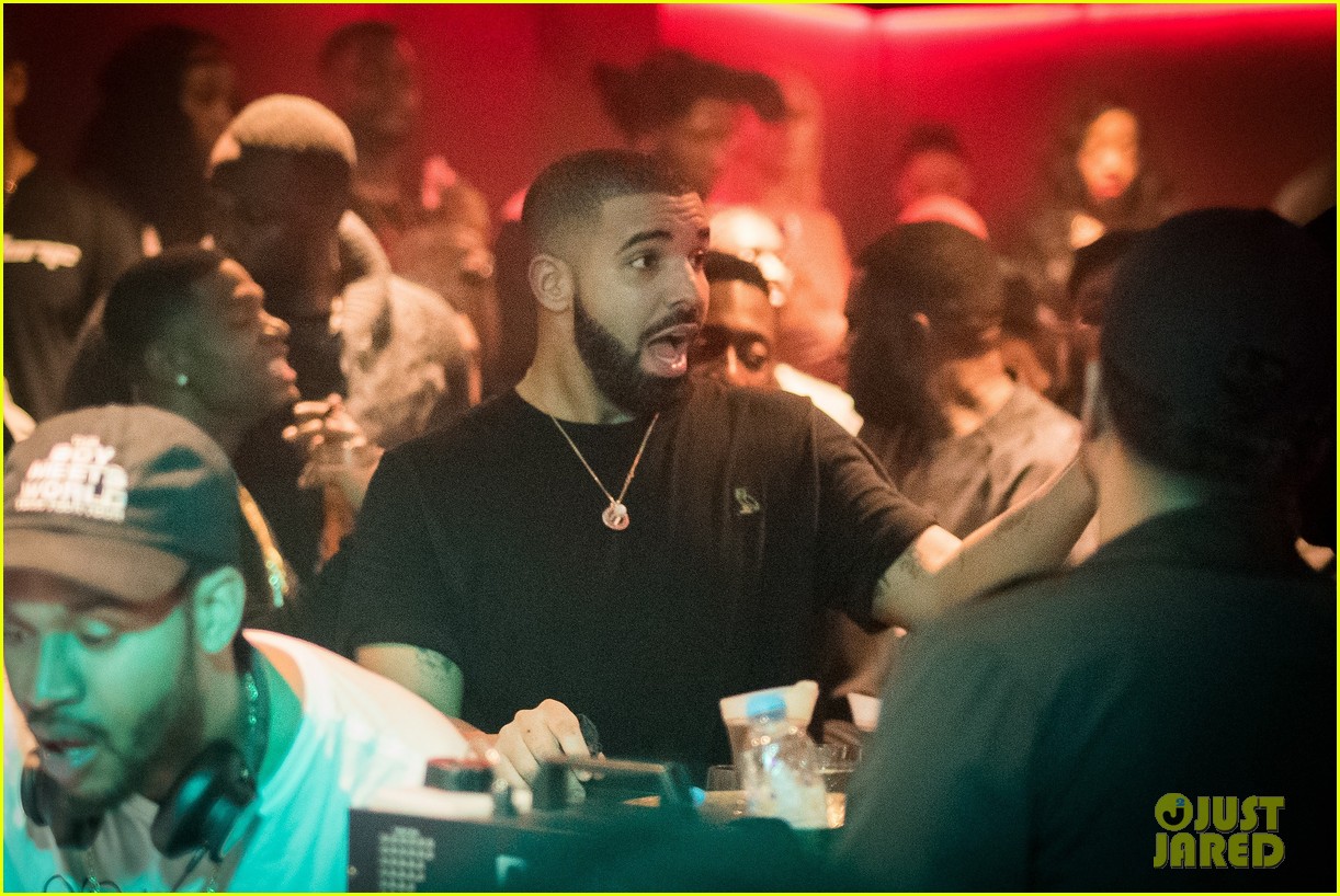 Drake Drops $30K During Secret Performance & Party for Close Friends ...