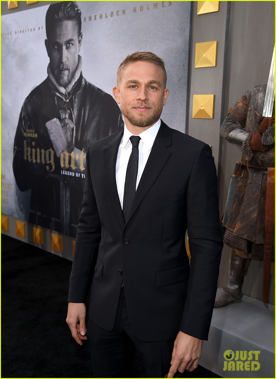 Charlie Hunnam Suits Up for 'King Arthur' Premiere : Photo 3896864 ...