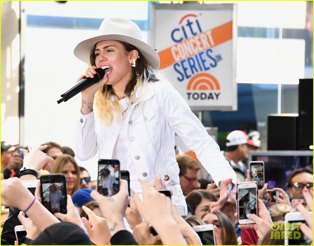 Miley Cyrus Debuts New Song 'Inspired' During 'Today' Concert (Video ...