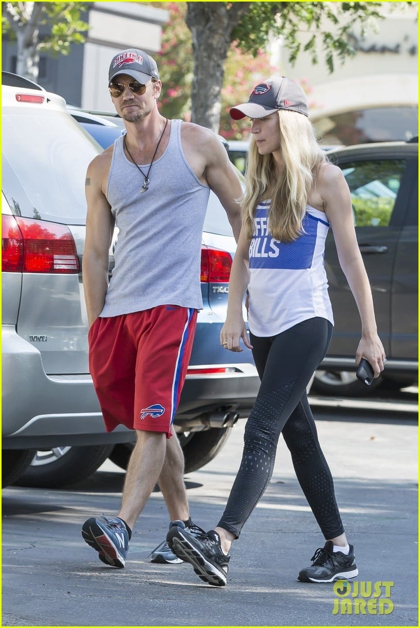 Chad Michael Murray Bares His Muscles in a Tank Top: Photo 3922971 ...