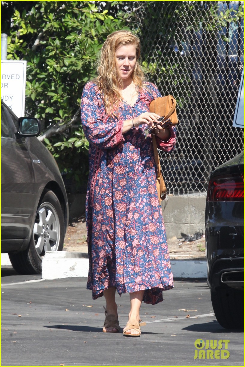 Amy Adams Looks Stunning While Going Makeup-Free in LA: Photo 3941136 ...