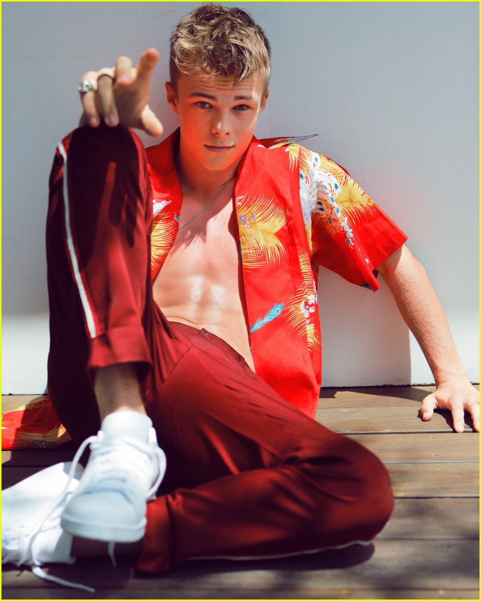 'It' Stars Nicholas Hamilton & Chosen Jacobs Spill on Being in a ...