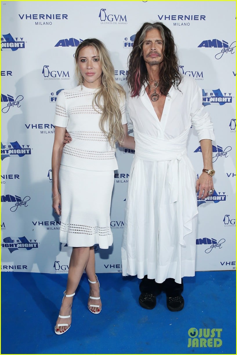Steven Tyler Wears a Dress to Charity Event with Girlfriend Aimee ...