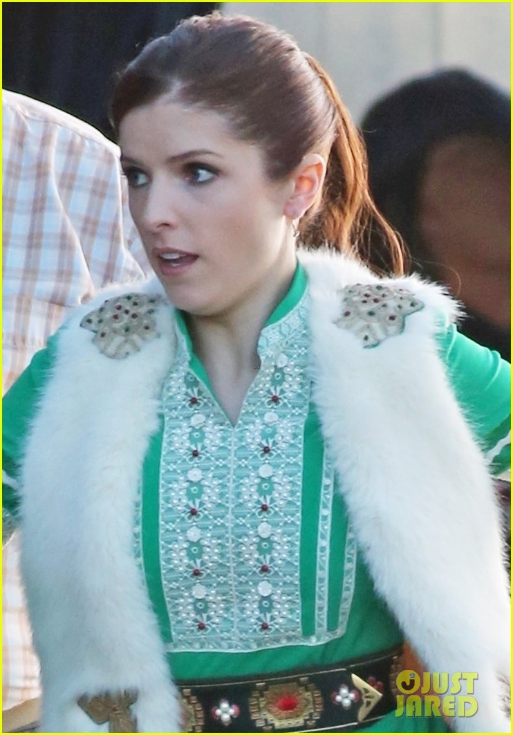 Anna Kendrick Rocks a Christmas Costume on Set of 'Nicole'!: Photo ...