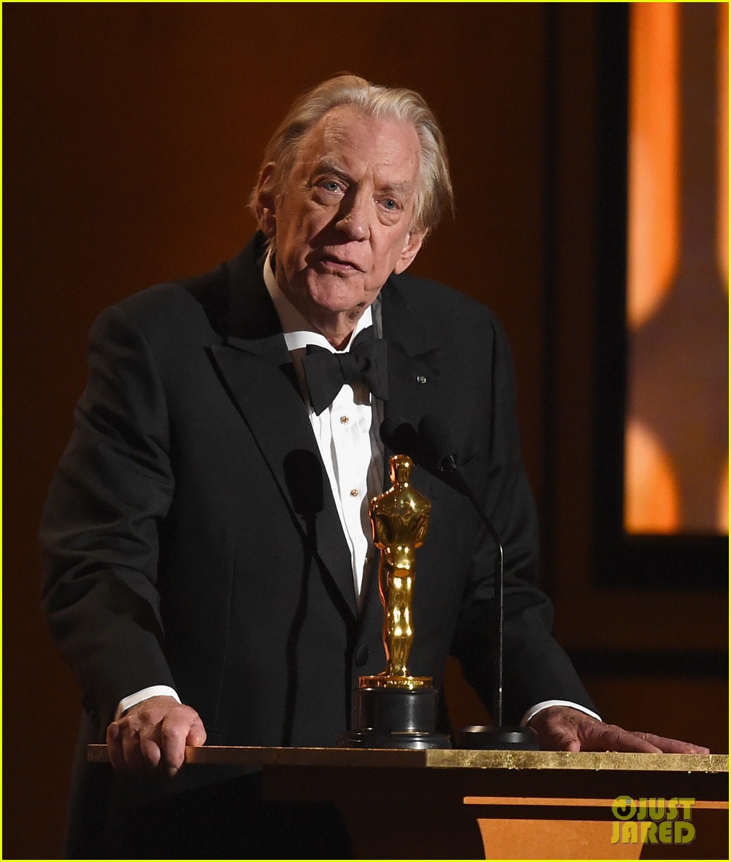 Donald Sutherland Accepts Lifetime Achievement Oscar at Governors ...