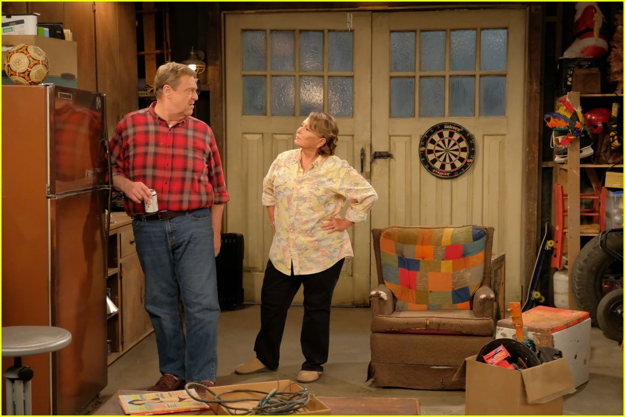 First Photos from 'Roseanne' 2018 Revival Revealed!: Photo 4008525 ...