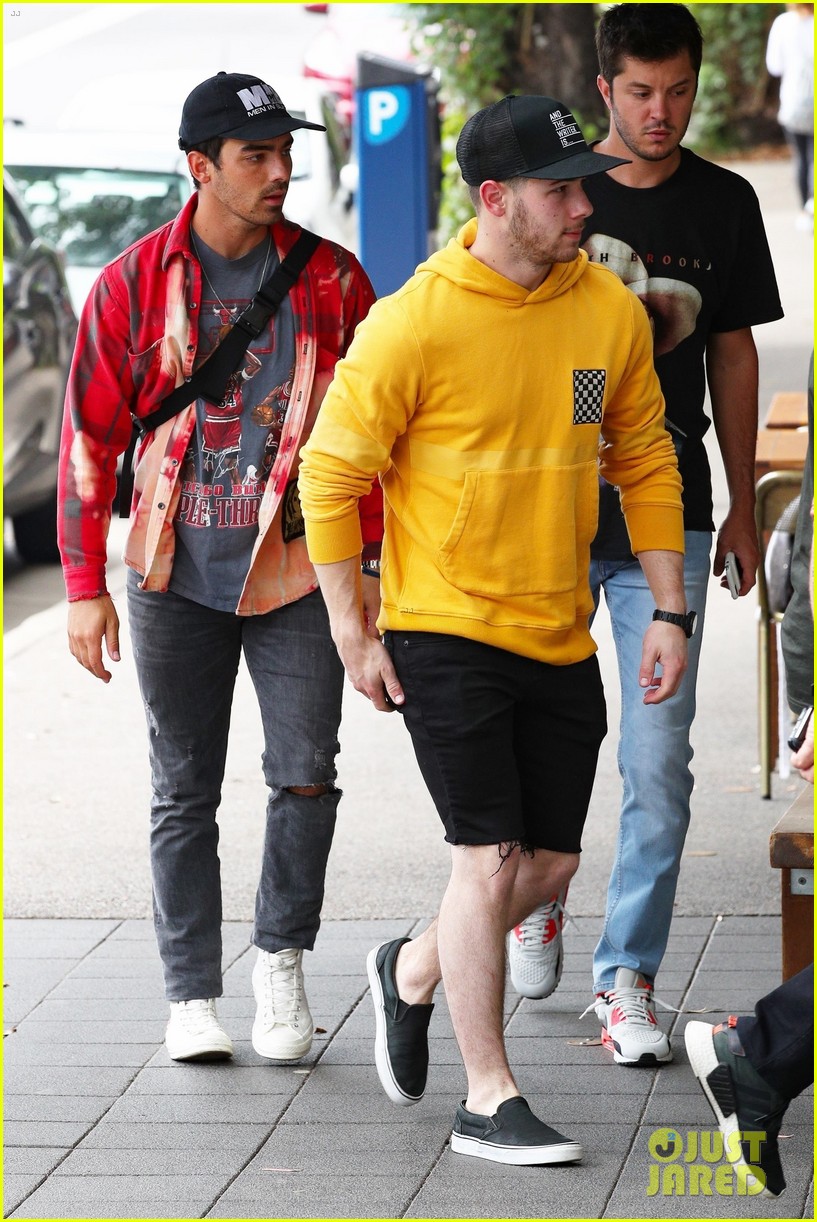Nick Jonas Meets Up With Brother Joe in Australia - See Pics!: Photo ...