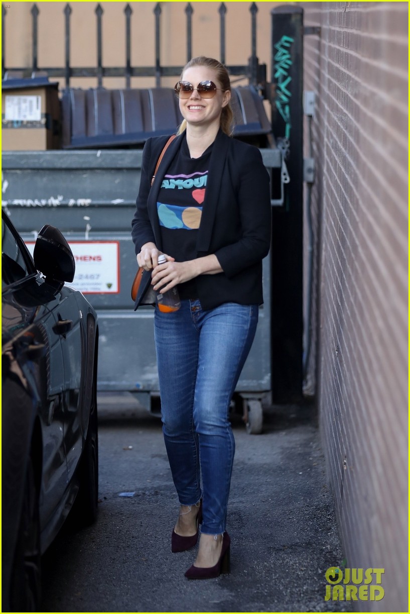 Amy Adams Dodges Puddles in Her Purple Heels While Running Errands ...